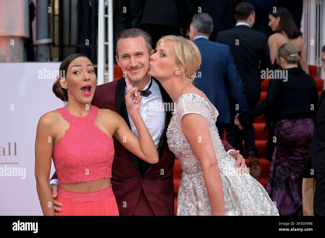 Leipzig, Germany. 24th Sep, 2022. Actors Amy Mußul (l-r), Johannes ...