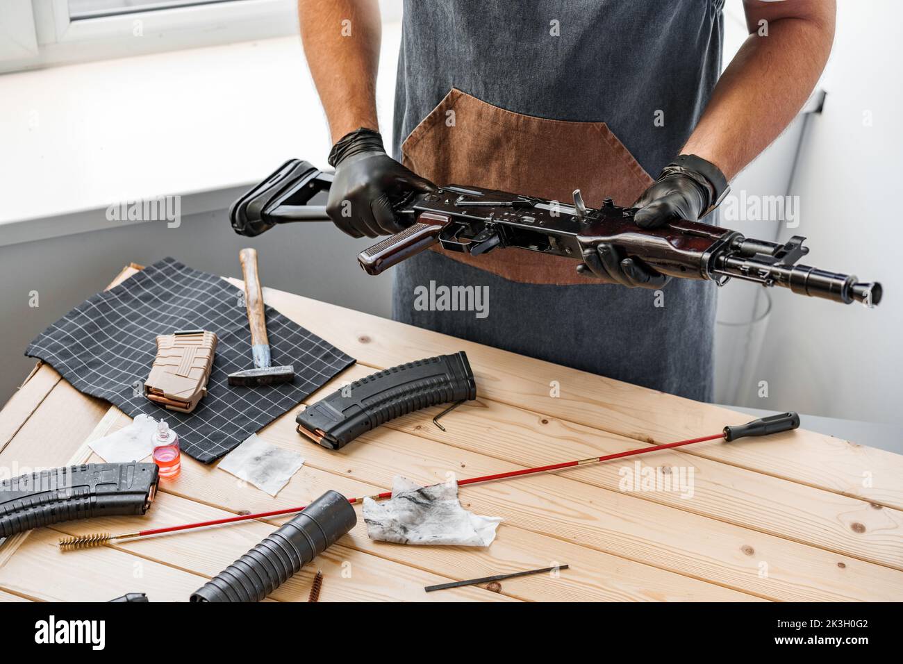 Holding army soldier military construction hi-res stock photography and ...