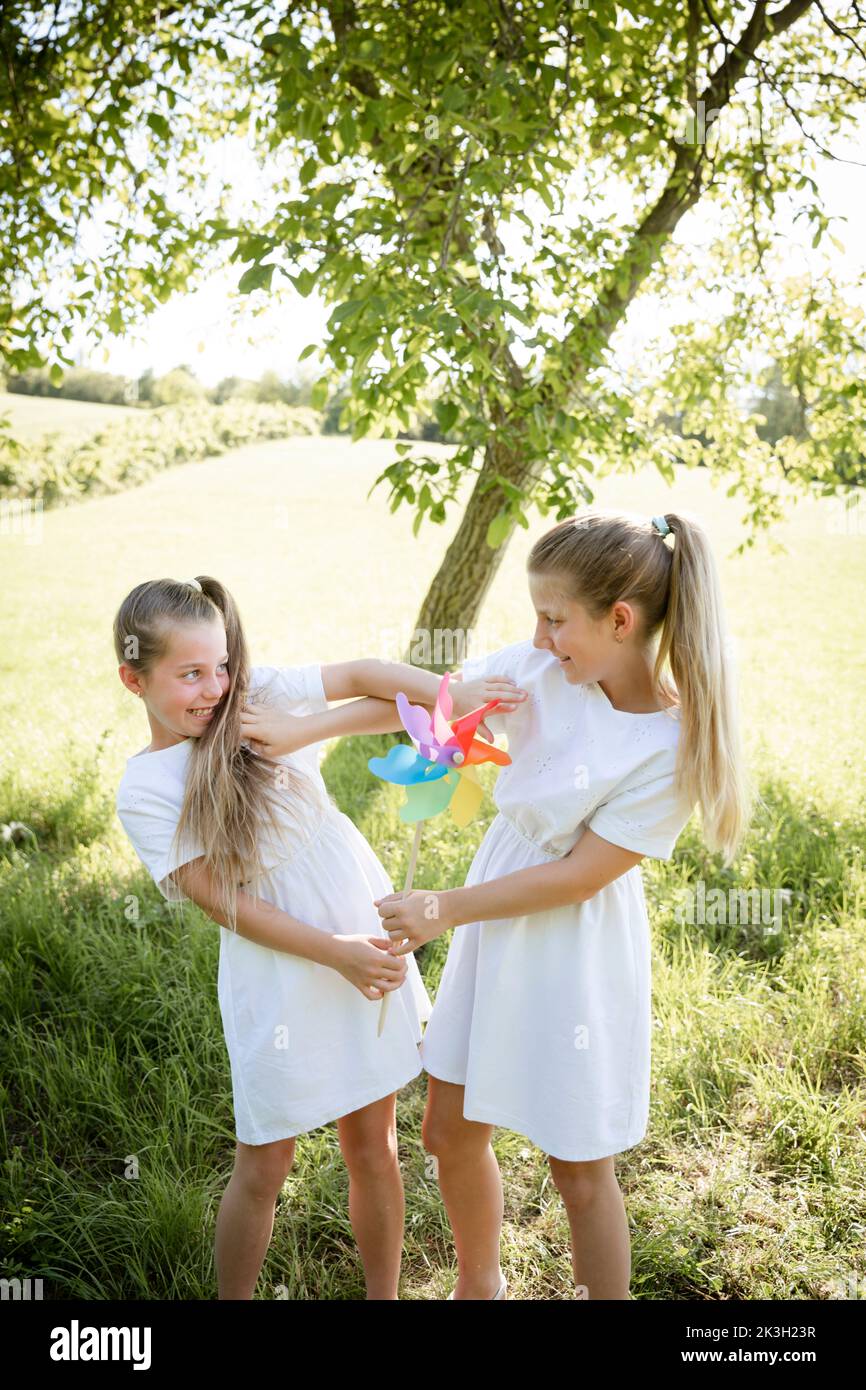 Pinwheels girls hi-res stock photography and images - Alamy