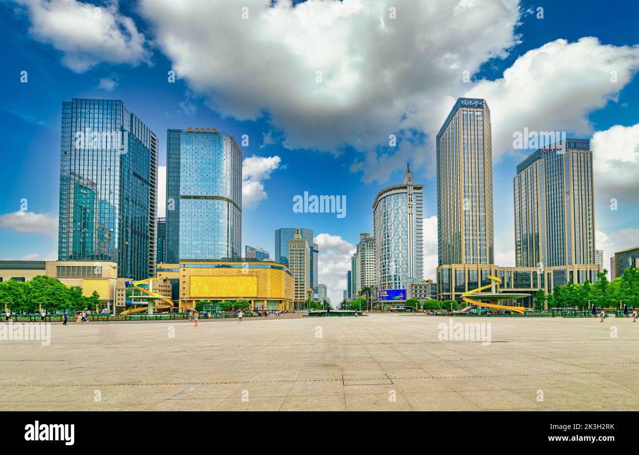 Downtown chengdu sichuan china hi-res stock photography and images - Alamy