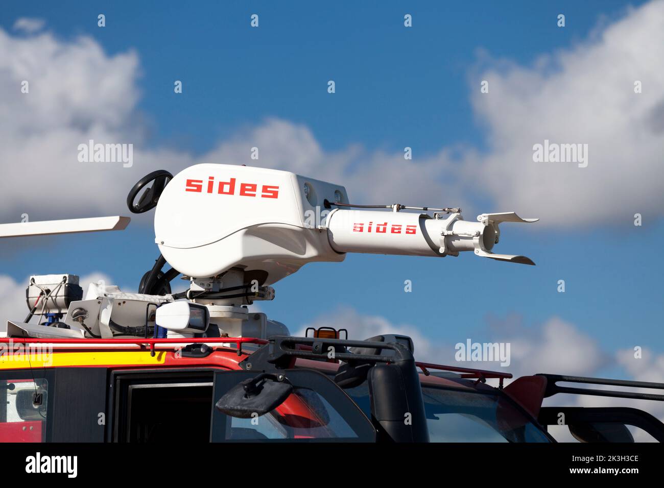 Airfield foam vehicle hi-res stock photography and images - Alamy