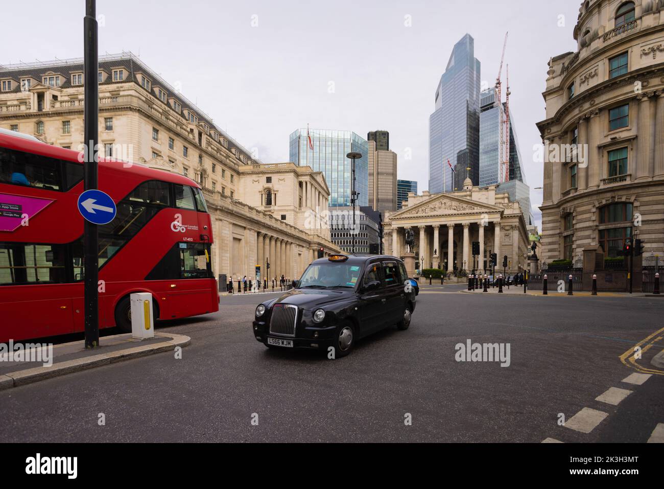 London Bank of England and Royal Exchange Stock Photo - Alamy