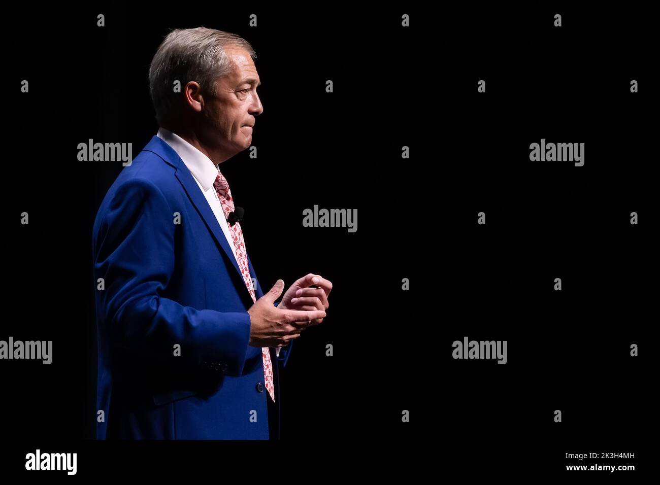 Melbourne, Australia, 26 September, 2022. Nigel Farage speaks to a sold ...
