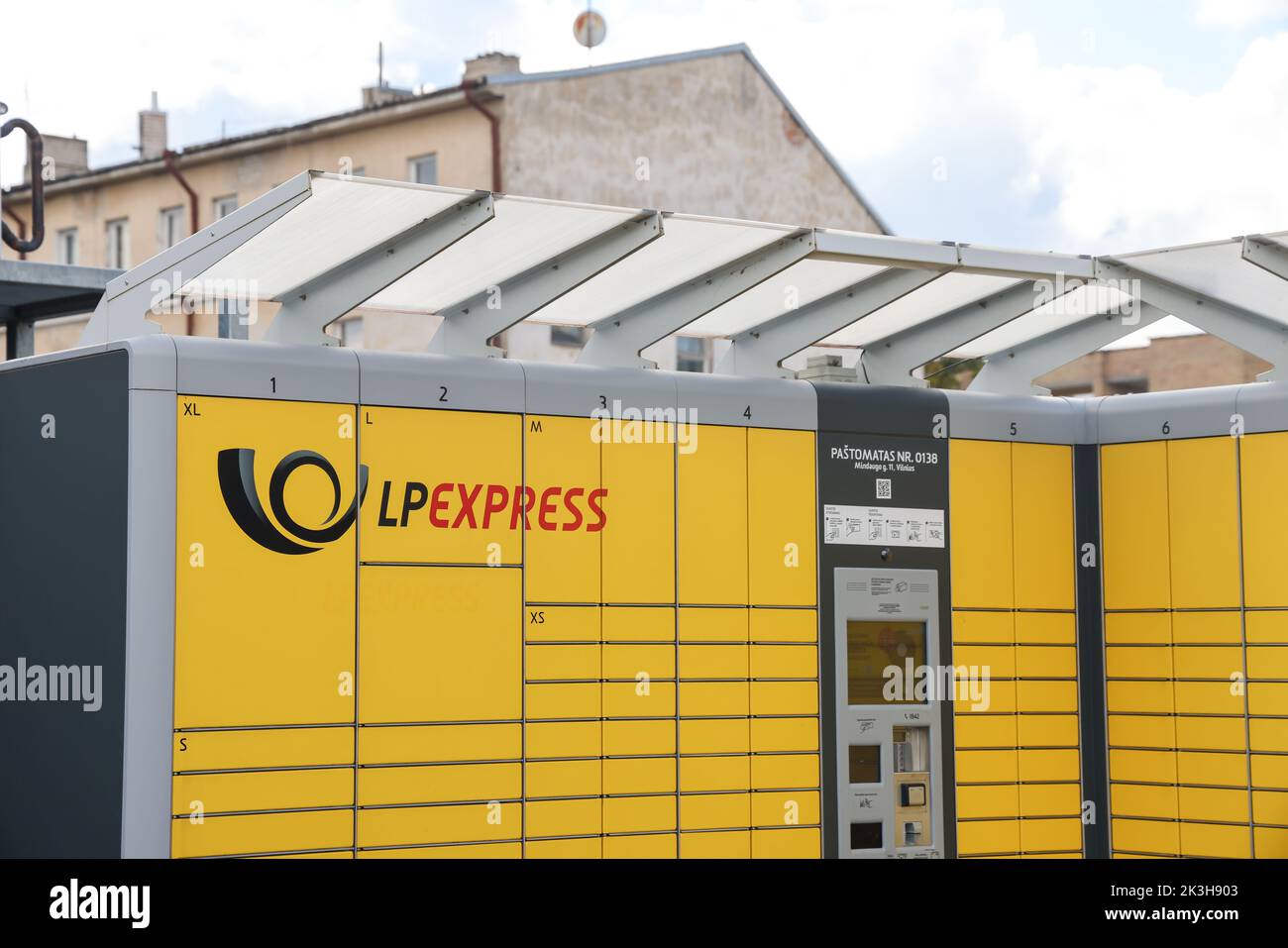 Parcel machines hi-res stock photography and images - Alamy