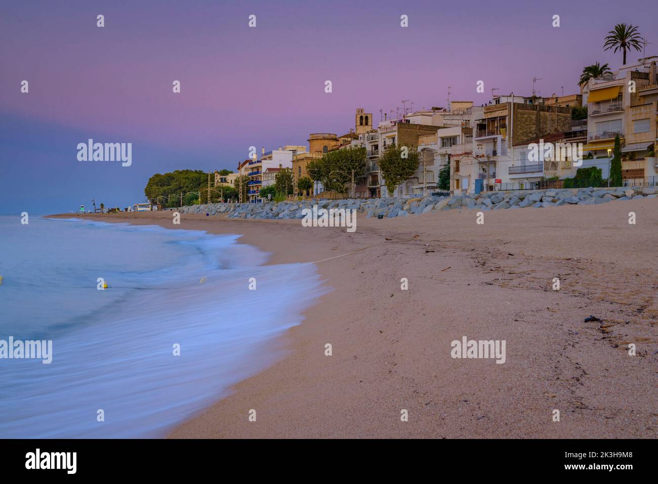 Sunrise in Sant Pol de Mar with boats on the beach (Maresme, Barcelona ...