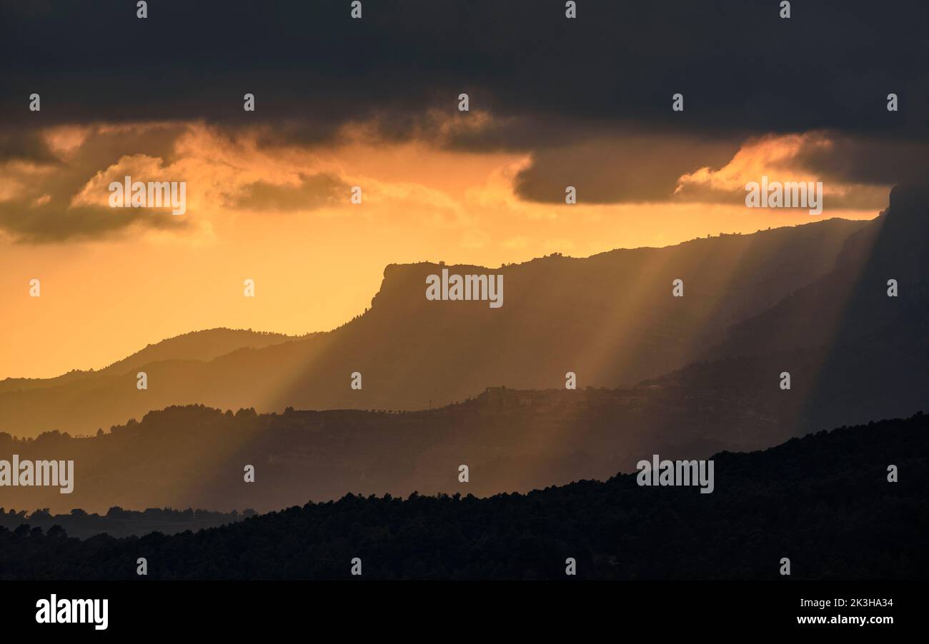 Silueta de nubes hi-res stock photography and images - Alamy