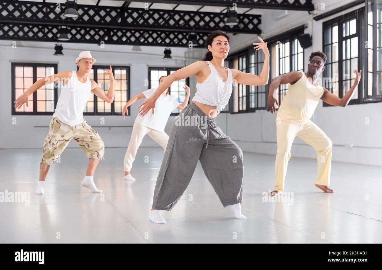 Dancers training modern dance movements Stock Photo - Alamy