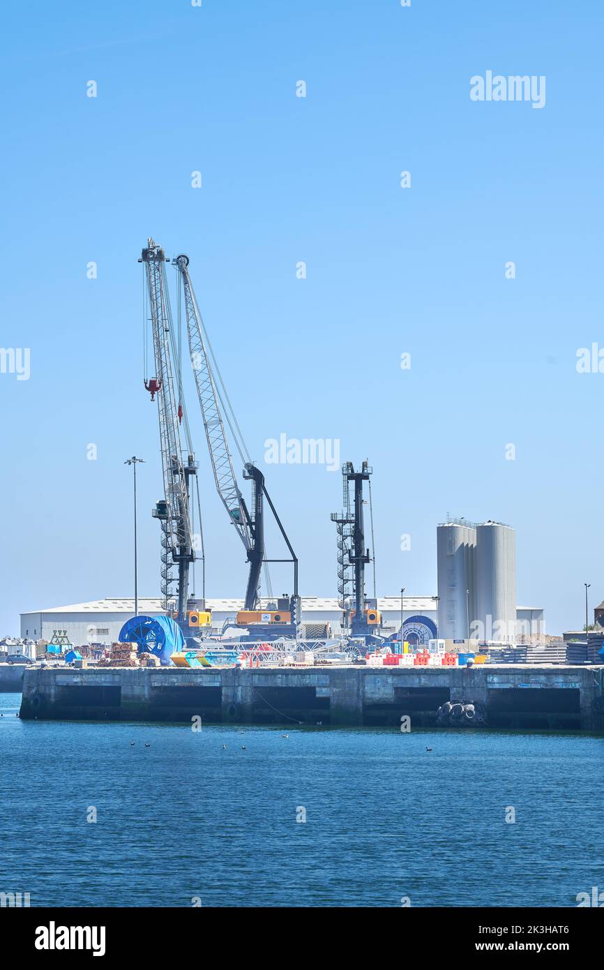 Docks crane harbor estuary river wear at sunderland harbour engl hi-res ...