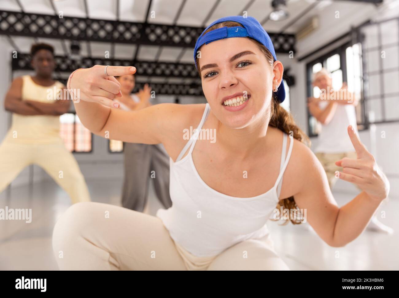 Hip hop dancer popping hi-res stock photography and images - Alamy