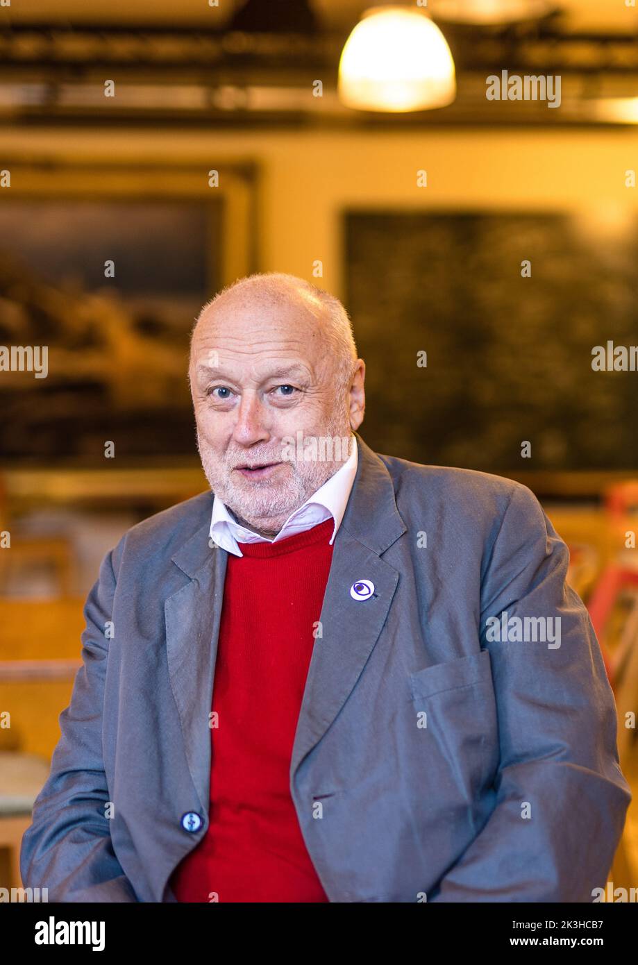 Cottbus, Germany. 26th Sep, 2022. Actor Thomas Thieme sits in the ...