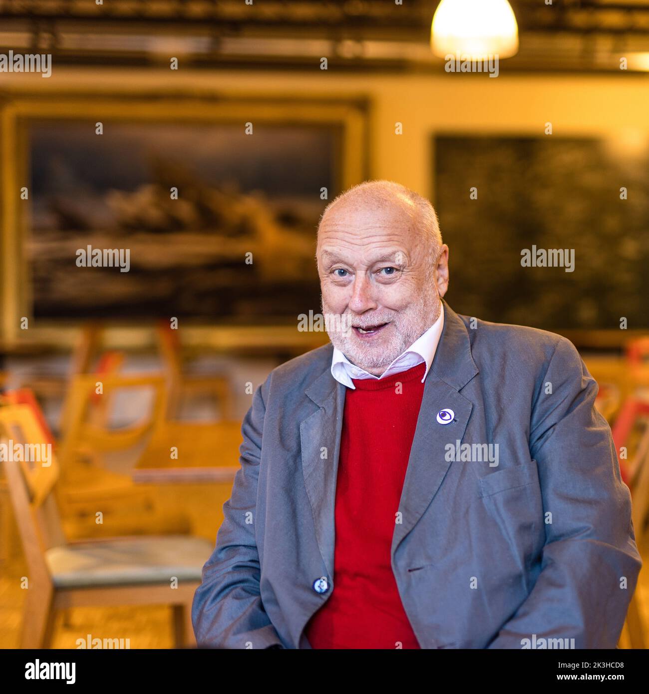 Cottbus, Germany. 26th Sep, 2022. Actor Thomas Thieme sits in the ...