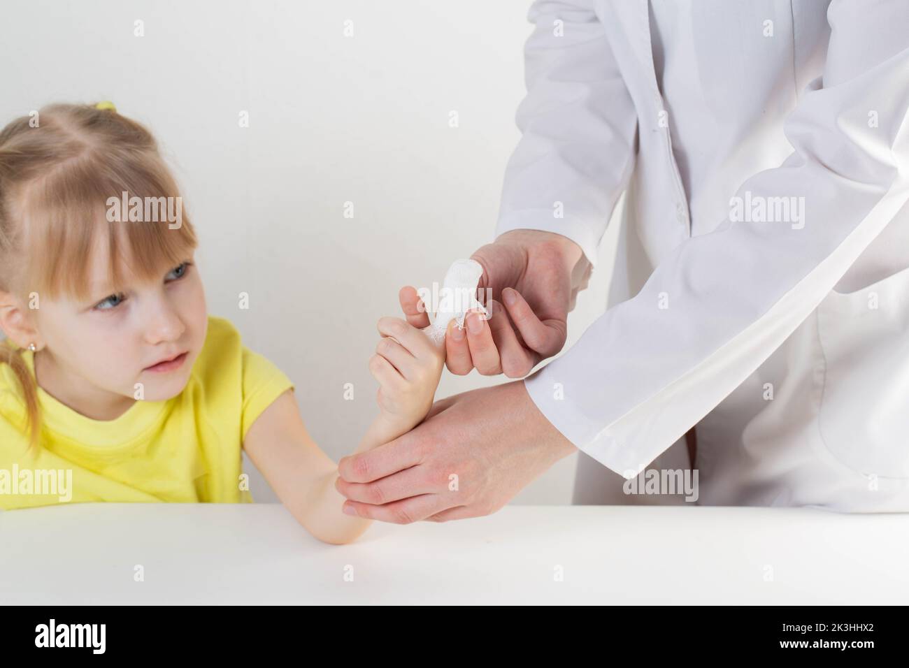 Child dressing up doctor hi-res stock photography and images - Alamy