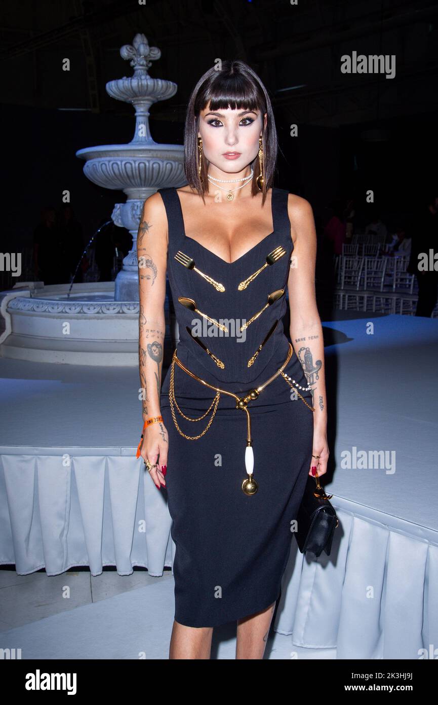 Giorgia Soleri Milan Fashion Week - Women S/S 2023 Moschino Fashion ...