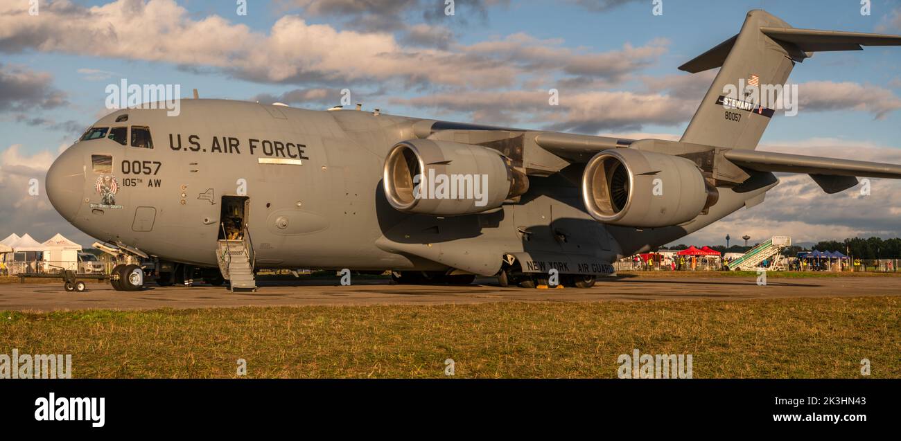 Boeing C-17 Globemaster III - a key component of the strategic ...