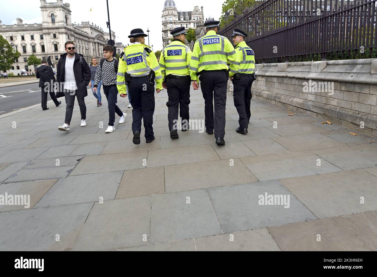 London, England, UK. Police officers in Parliament Square Stock Photo ...