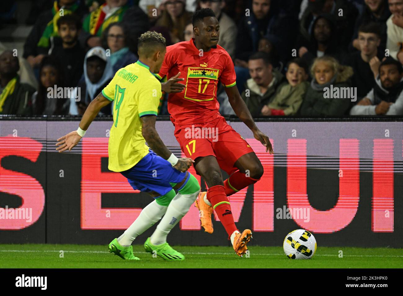 LE HAVRE - (lr) Raphinha of Brasil, Baba Rahman of Ghana during the ...