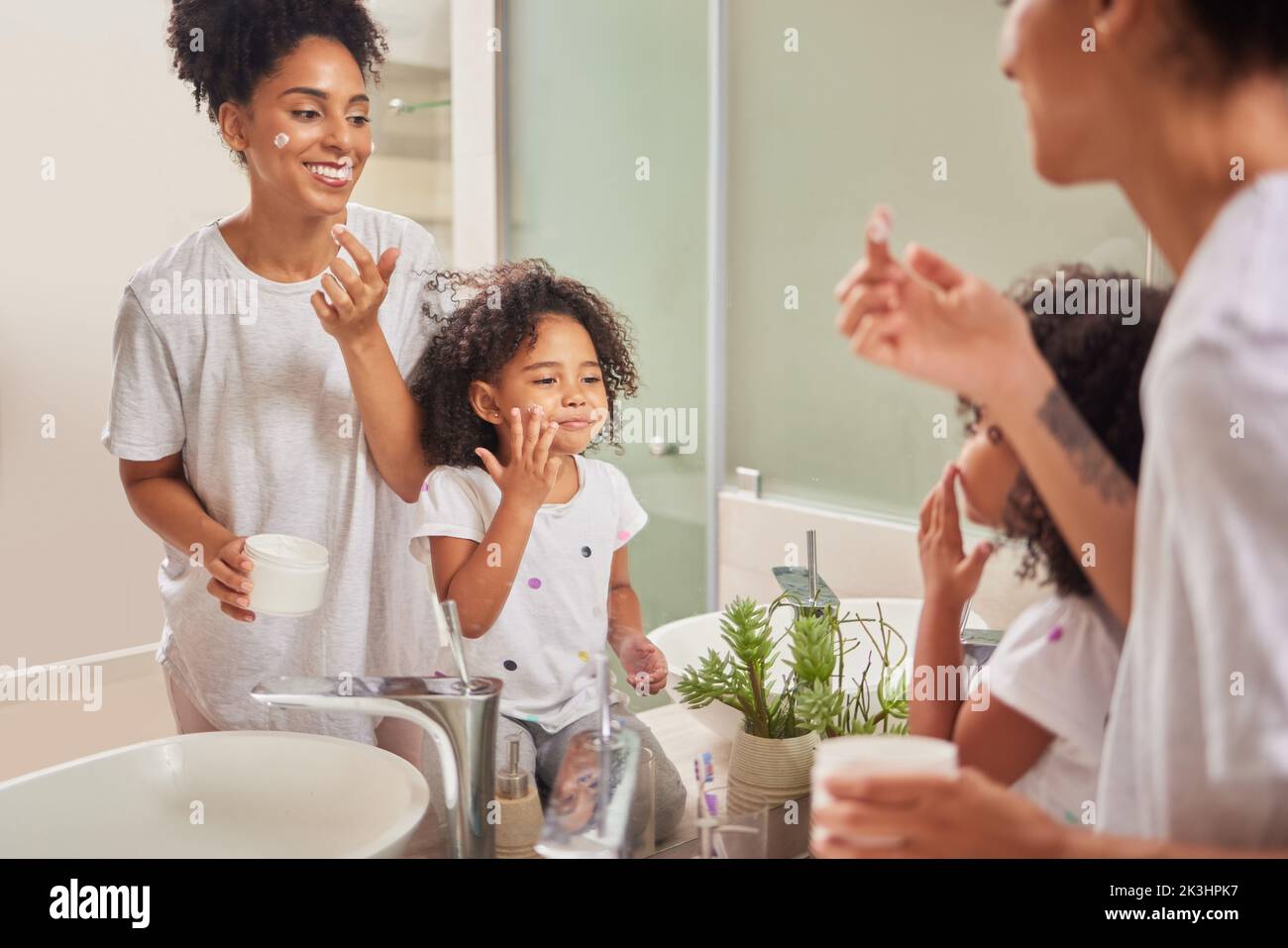 Beauty of family hi-res stock photography and images - Alamy