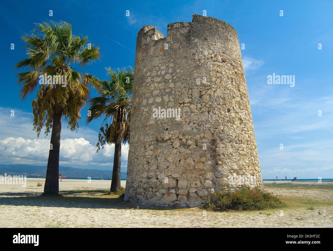 Torre di mezza spiaggia hi-res stock photography and images - Alamy