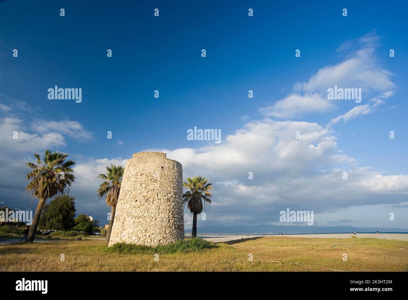 Torre di mezza spiaggia hi-res stock photography and images - Alamy