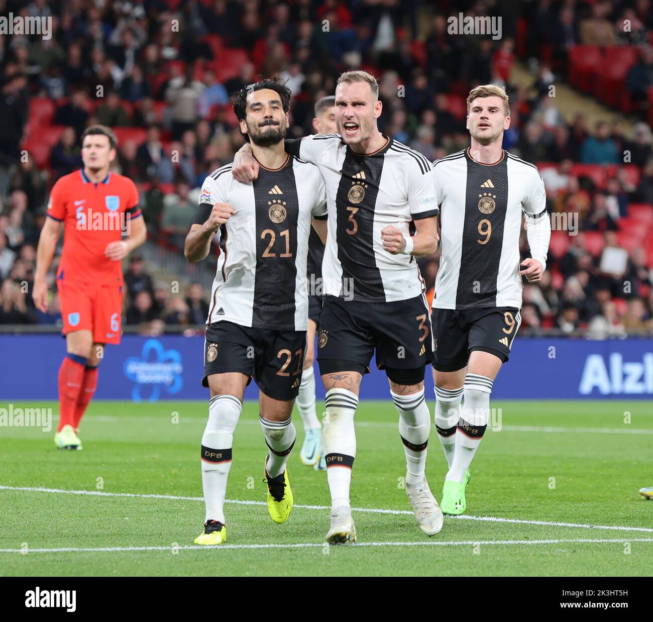 LONDON ENGLAND - SEPTEMBER 26 :Ilkay Gundogan (Manchester City) of ...