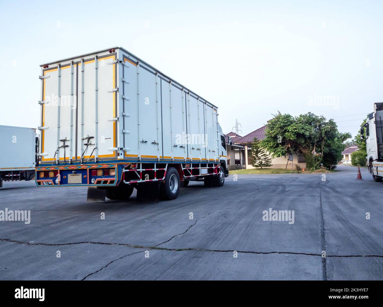 Side view truck loading goods hi-res stock photography and images - Alamy
