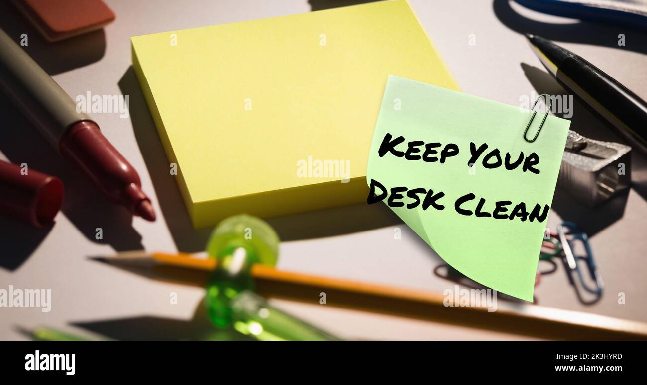 Sticky note desk hi-res stock photography and images - Alamy