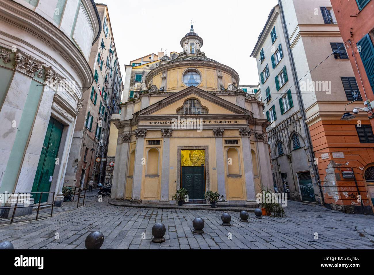 City center with catholic st george church hi-res stock photography and ...