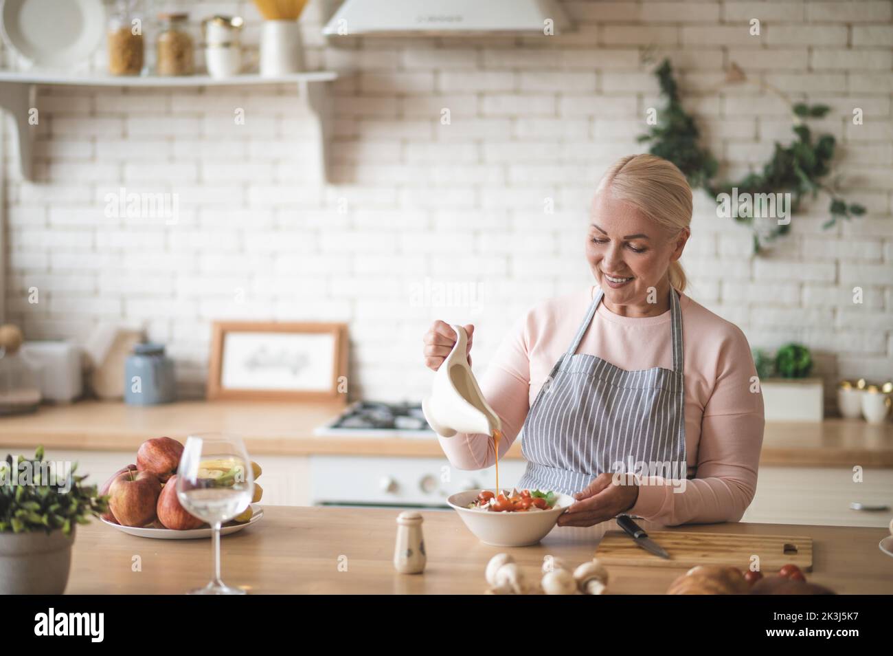 Very busy cook hi-res stock photography and images - Alamy