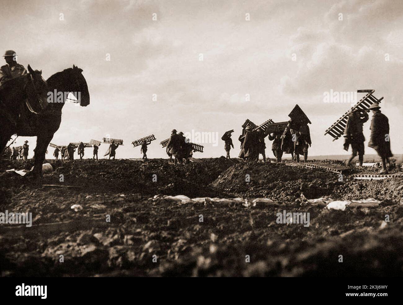 Soldiers carrying duckboards during the 1917 third Battle of Ypres ...