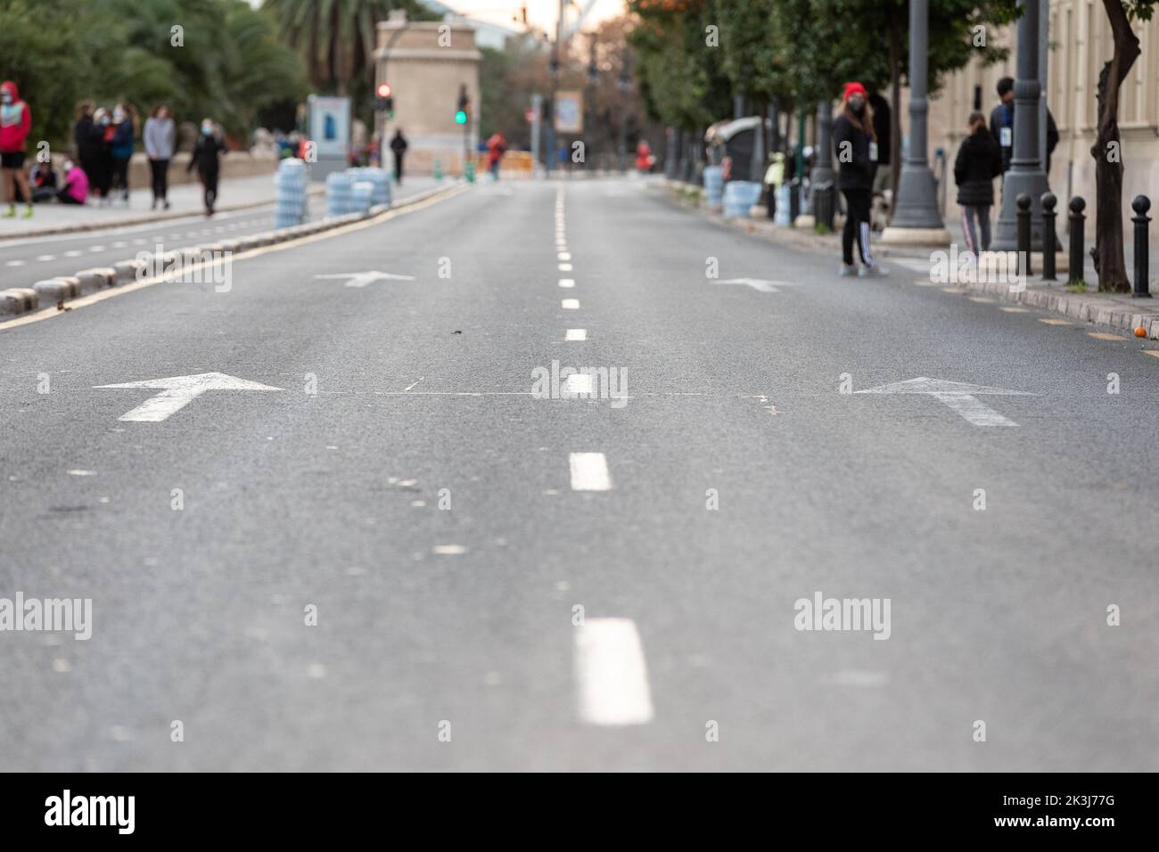 Two lane city road hi-res stock photography and images - Alamy