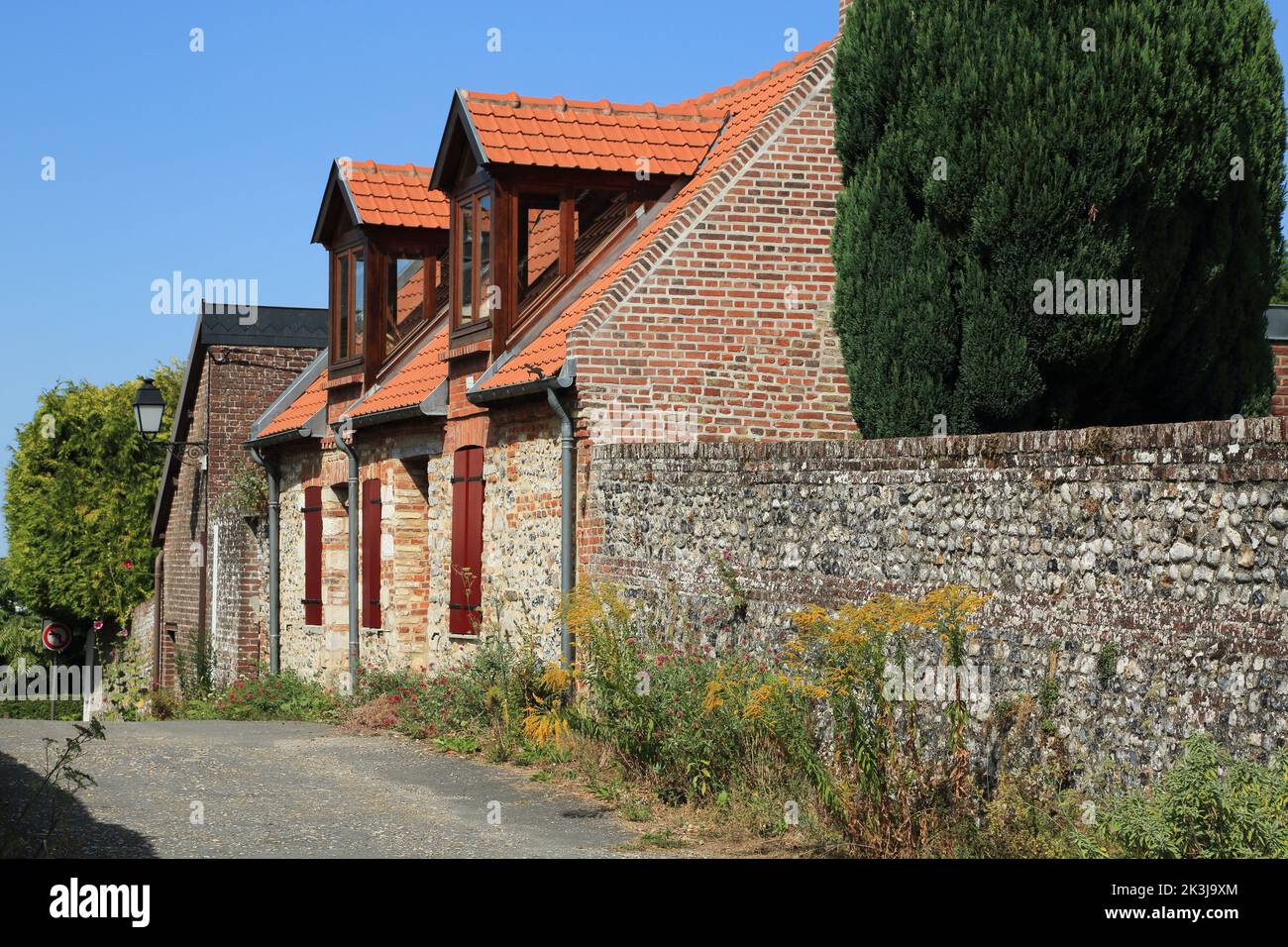 House and street view in medieval old town of Saint Valery sur Somme ...