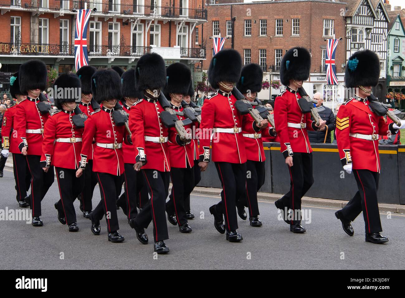 Queen elizabeth ii visit royal borough windsor maidenhead hi-res stock photography and images ...