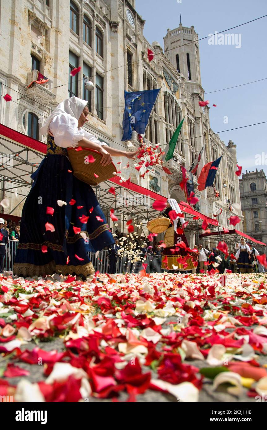 Cagliari, Ramadura, Sant'Efisio traditional event, the most important ...