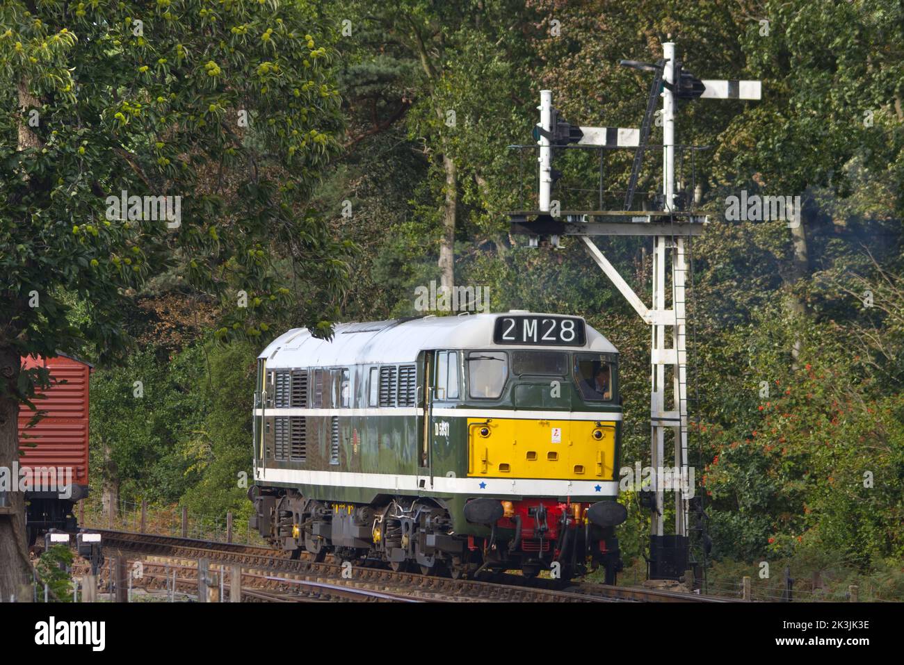 Class 31 diesel electric locomotive D5631 near Holt station on the ...