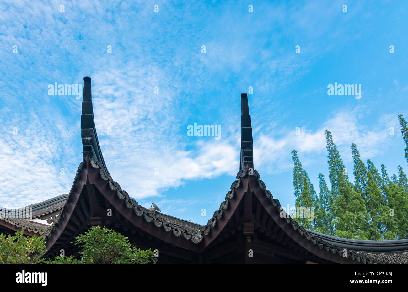 A corner of a building in Zuibaichi Park, Shanghai, China Stock Photo ...