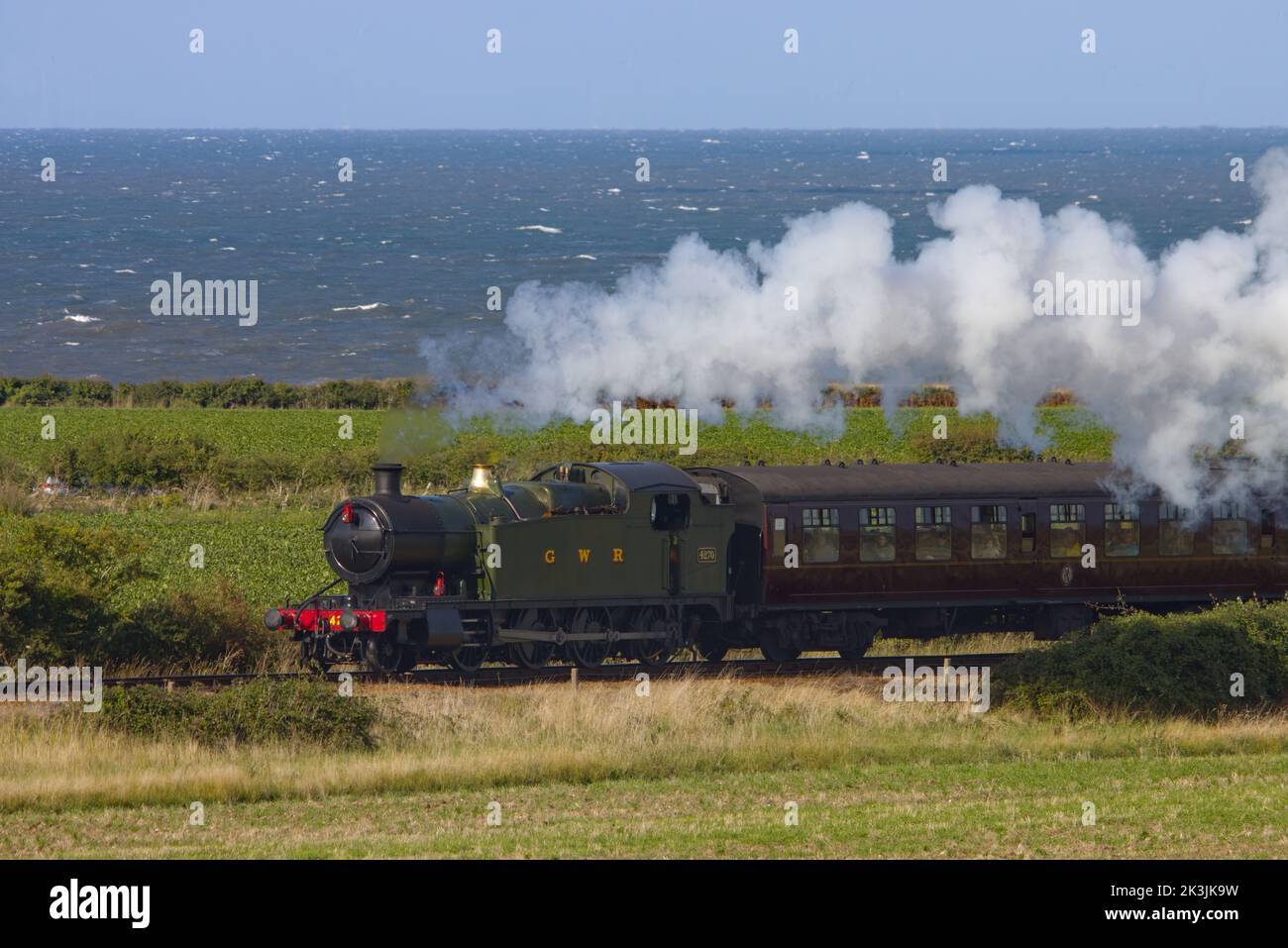 Steam locomotive Great Western Railway (GWR) 4270 pulling a train of BR ...
