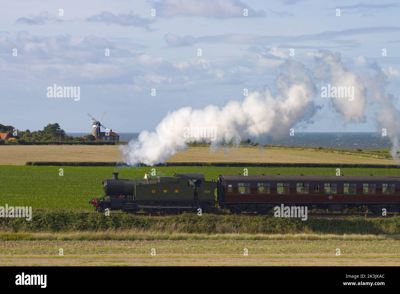 Steam locomotive Great Western Railway (GWR) 4270 pulling a train of BR ...
