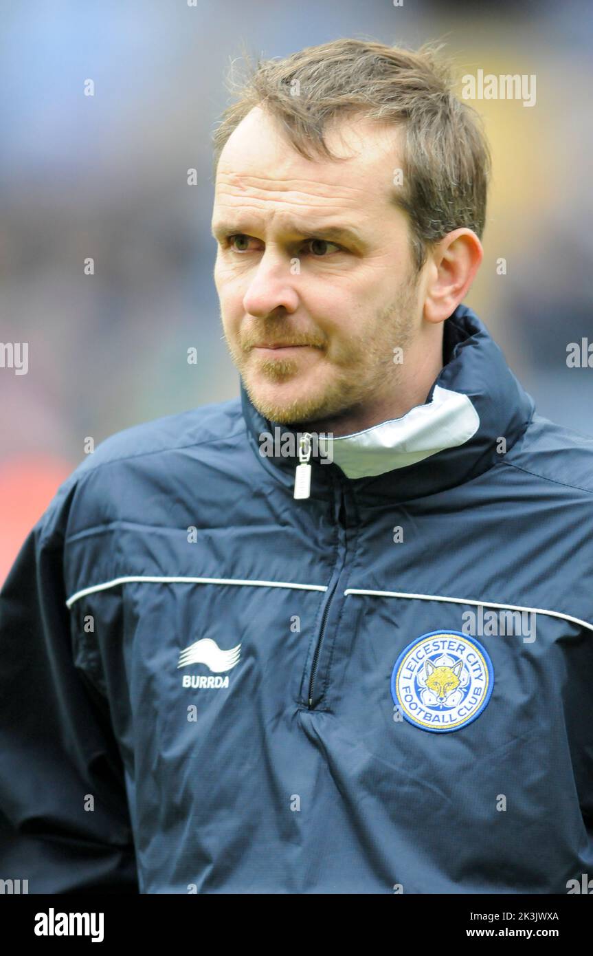 Leicester city team premier league hi-res stock photography and images ...