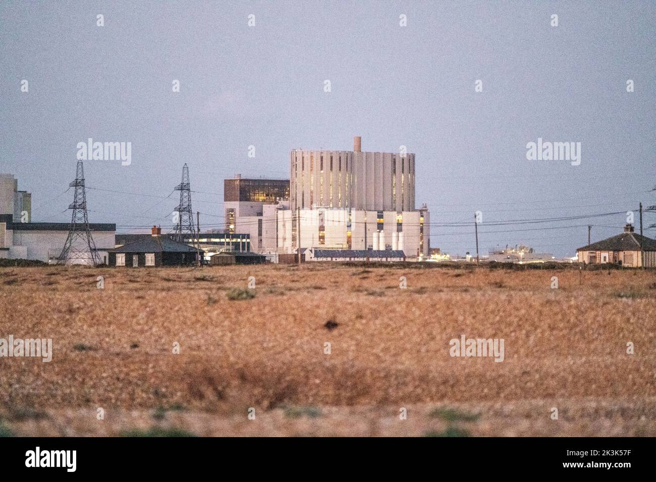 Nuclear Power Station at night, Dungeness Nuclear Site, Kent, UK Stock ...