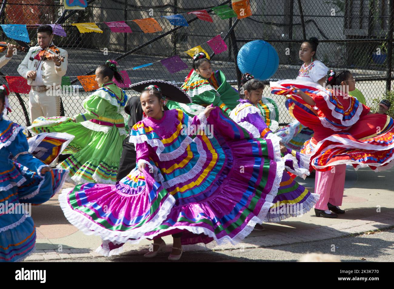 Mexican Mariachi Dancers