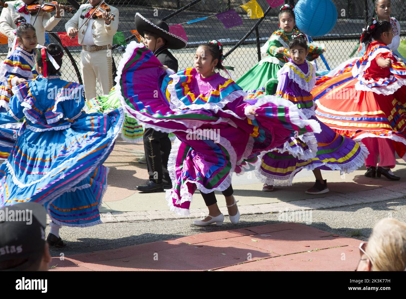 Child Mariachi dancers perform during Mexican Independence Day ...