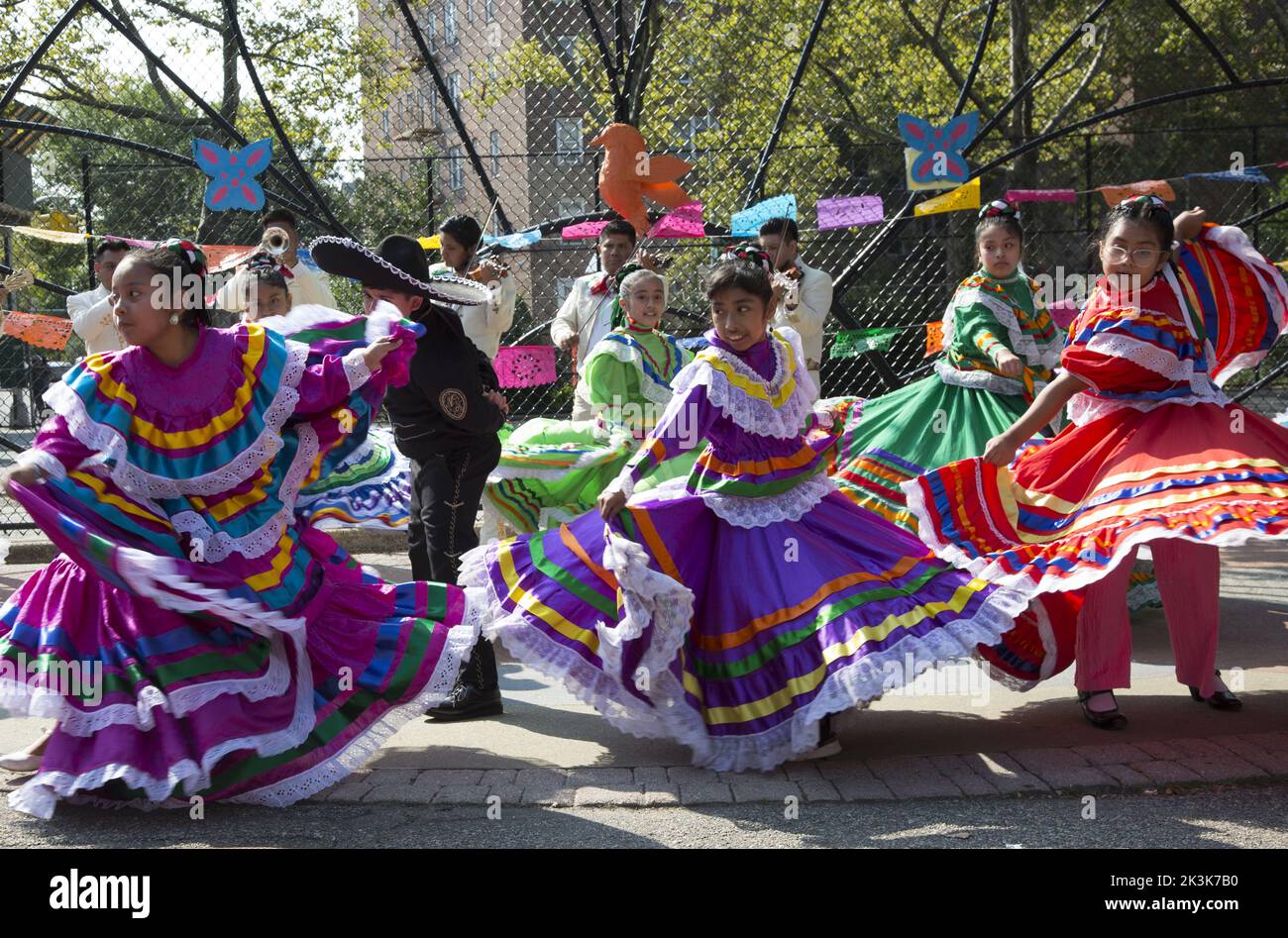 Child Mariachi dancers perform during Mexican Independence Day ...