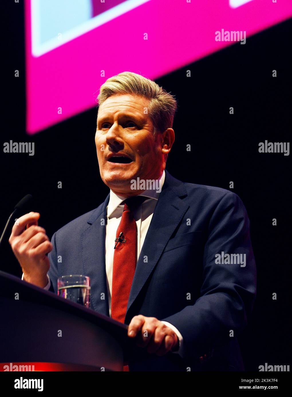 Leader labour party rousing speech hi-res stock photography and images ...