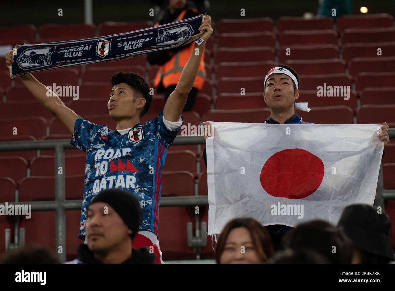 Japan fans 2022 hi-res stock photography and images - Alamy