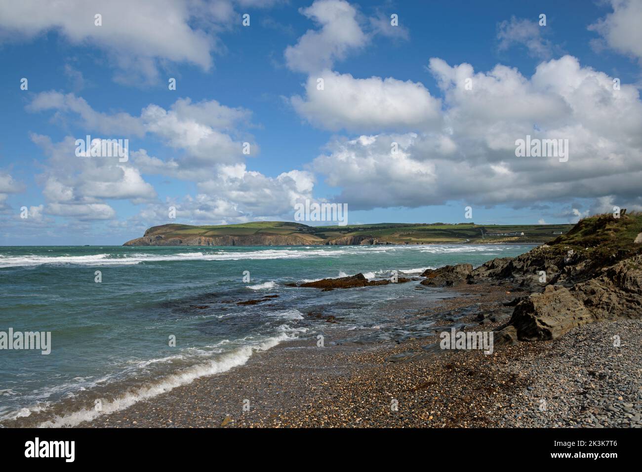 Newport parrog coastal hi-res stock photography and images - Alamy