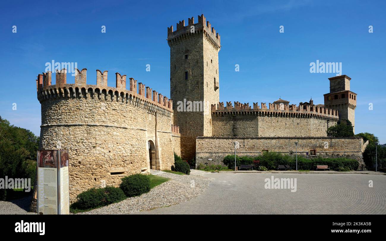 Vigoleno (Pc), Italia,the castle of the 10th/13th century Stock Photo ...
