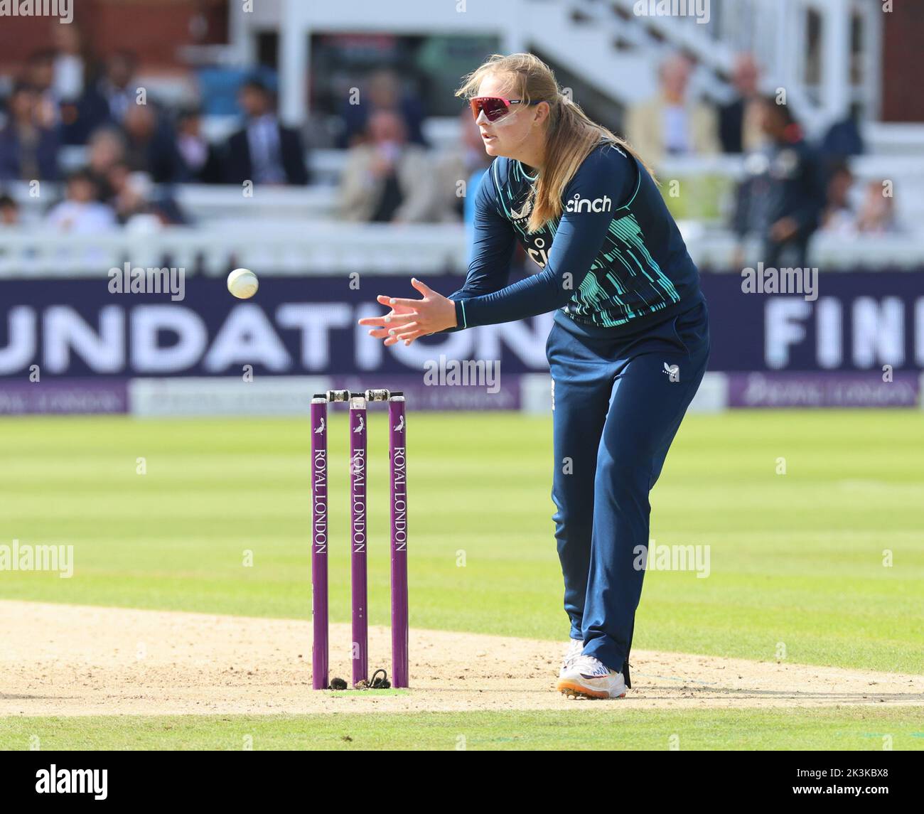 Sophie ecclestone cricket hi-res stock photography and images - Alamy