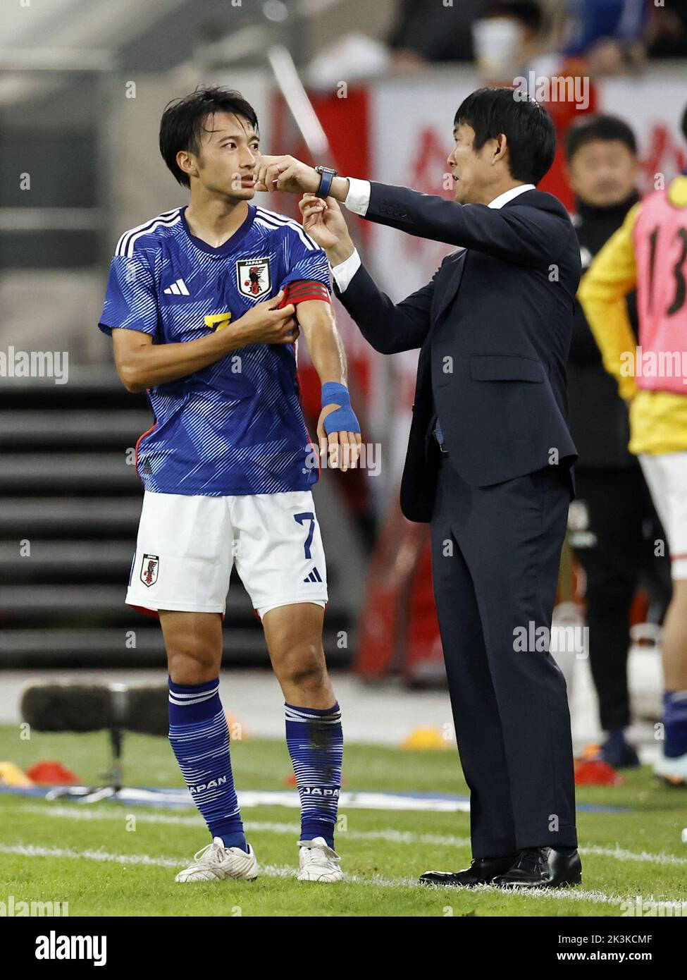 DUSSELDORF - (lr) Gaku Shibasaki of Japan, Japan coach Hajime Moriyasu during the international ...