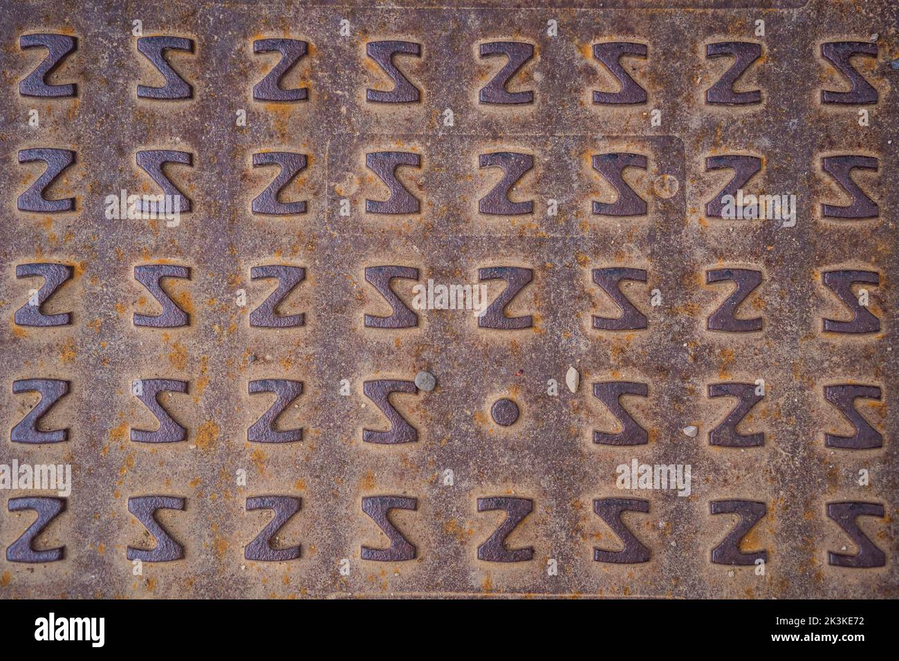 Letter Z, metal background for the war in ukraine Stock Photo - Alamy
