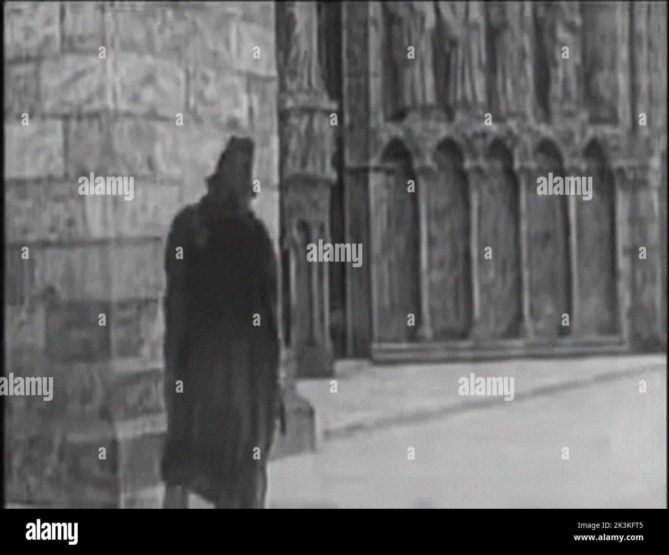 Hunchback of Notre Dame vintage still from 1923 movie Stock Photo - Alamy